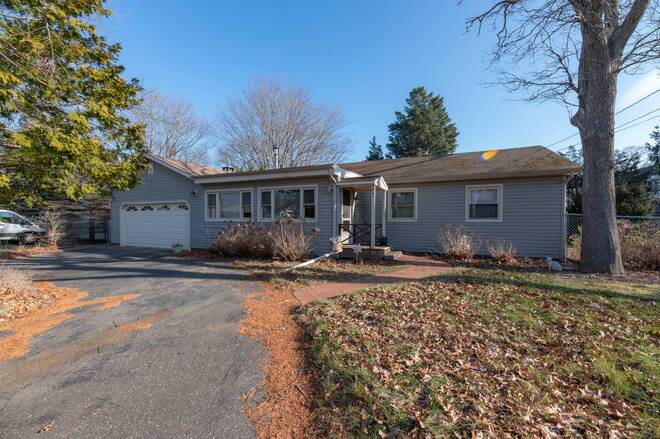 34 COVE DR, Sag Harbor, NY 11963 (Sold NYStateMLS Listing #10964661)